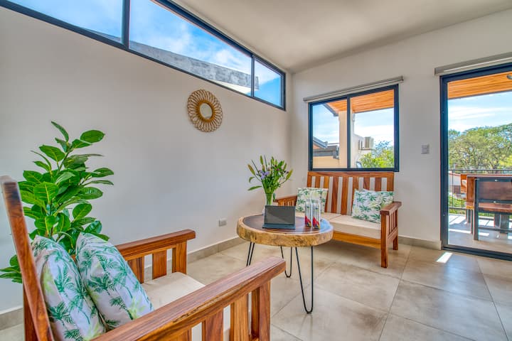 Completo Con Balcón Terraza En Planta Alta - Tamarindo