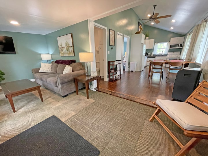 Pelican Lakehouse W/boat Slip & Sauna (Sleeps 4) - Fox Lake, IL