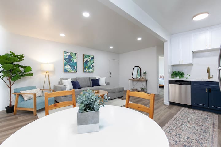 Walk To Beach - Remodeled Interior - Dog Friendly - Point Loma - San Diego