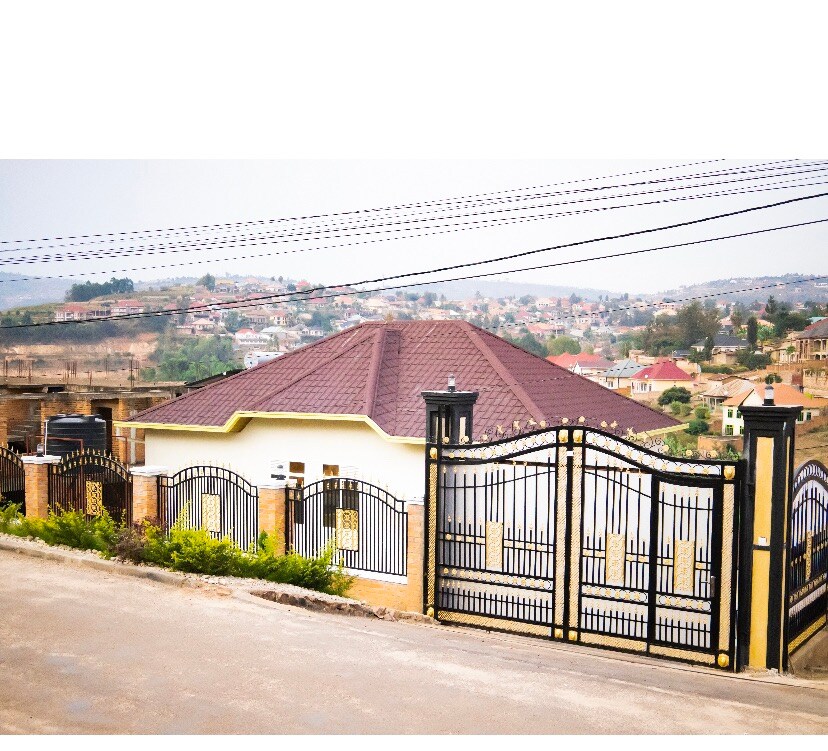 Beautiful suburban 5 bedroom home, mountain view - Houses for Rent in ...