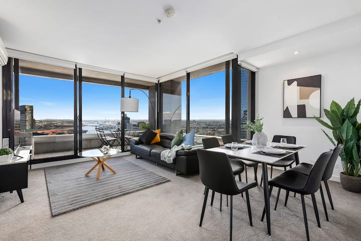 City Stunner With Dream Views - Parking, Pool, Gym - Melbourne