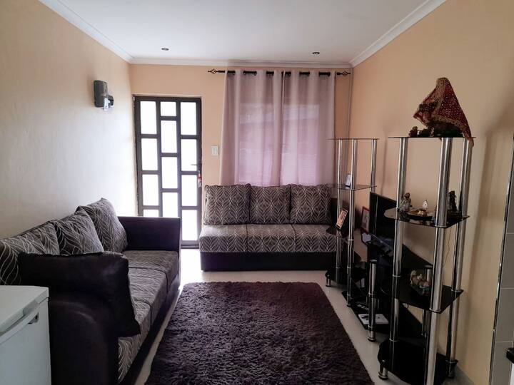 Coco's Airbnb - Queensburgh