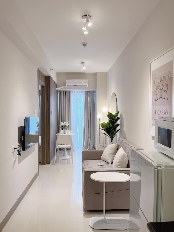 Cozy Queen Bed | Fast Wifi | Netflix | Near Moa - Manila