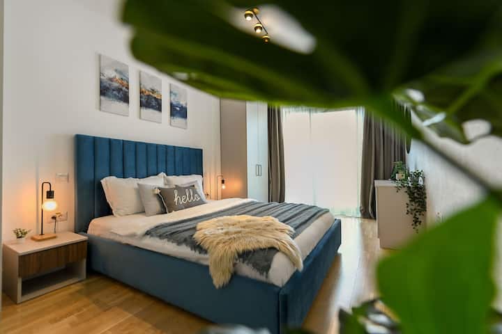 Brand-new 1br Apartment In Vibrant Business Area - Tunari