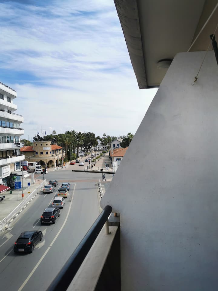 Marina View, Walking Distance To Beach! - Larnaca