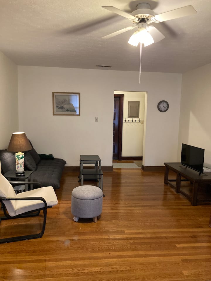 $1800 Monthly Furnished 2 Br Walk To Campus - Morgantown, WV