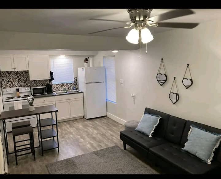 Apt #8/10 Mins From Refineries - Tierra Verde, TX