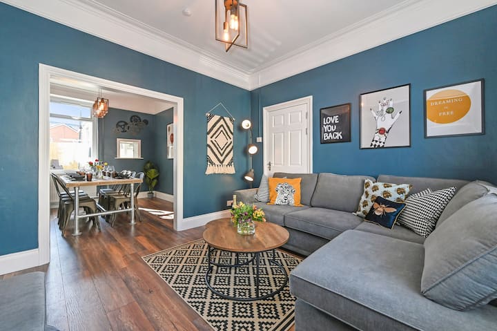 Luxury Central City Centre Townhouse With Garden - Cardiff