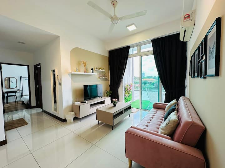 Danga Bay Paragon Res-big Balcony Wt Bbq 10-12pax - Jurong East