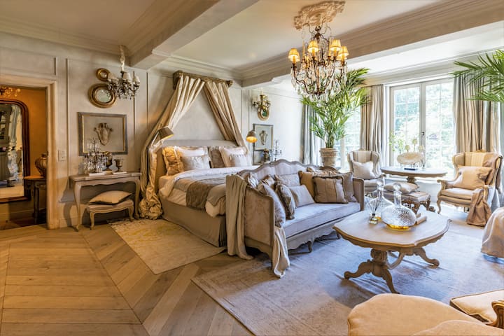 The Notary - Hermitage Suite - Bruges