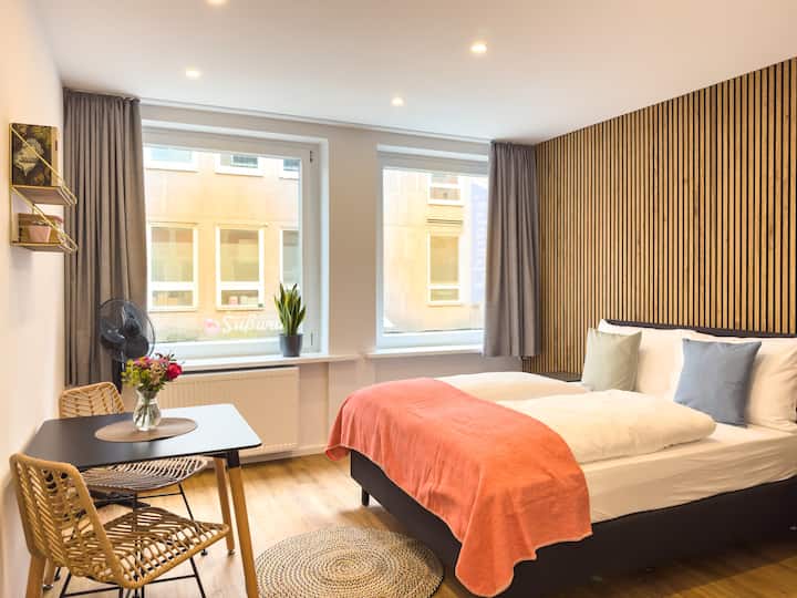 Lorenz 22: Stylisches Studio Apt In Zentraler Lage - Núremberg