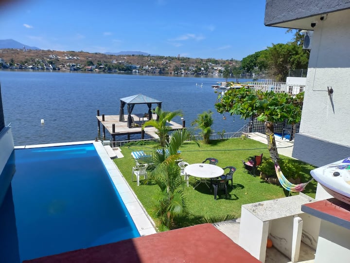 Quinta Chelo A La Orilla Del Lago - Tequesquitengo