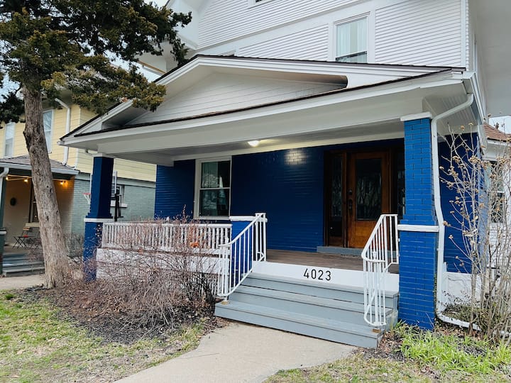 Live Like A Local: Westport & Plaza - Kansas City, KS