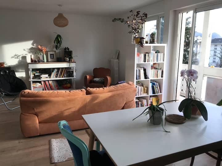 Appart Charmant à 1,2km Du Lac - Annecy