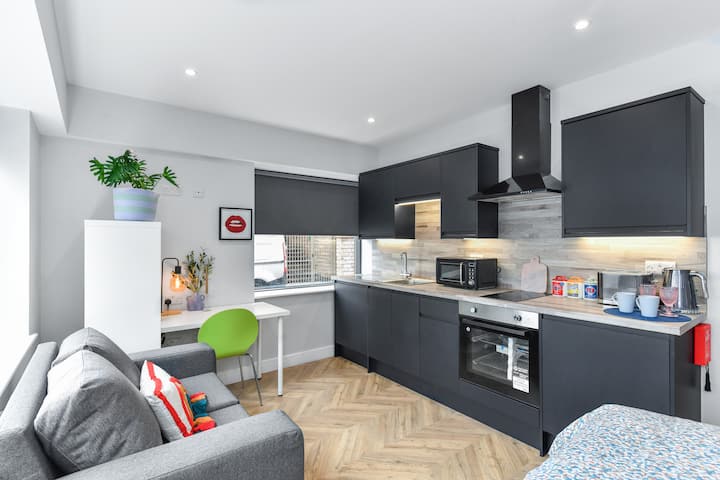 Central 1 Bed Studio Apartment - Nottingham