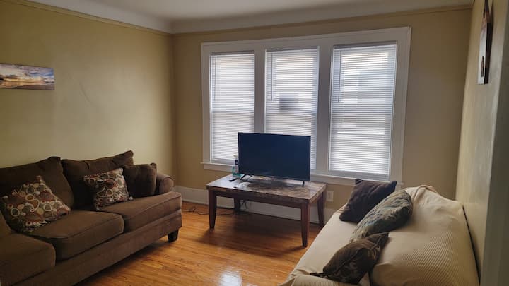 Clean Comfy Spacious And Safe - Dearborn