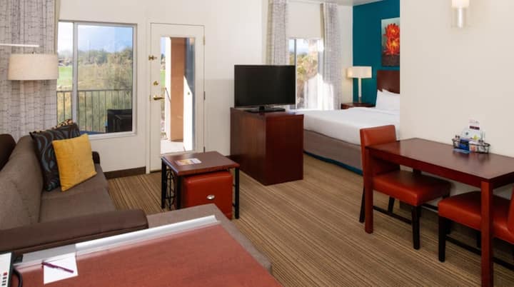 Premium Studio Suite Coachella - Palm Desert, CA