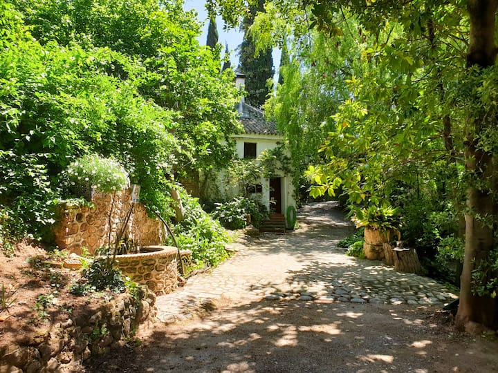 Cortijo En La Naturaleza - Alhambra