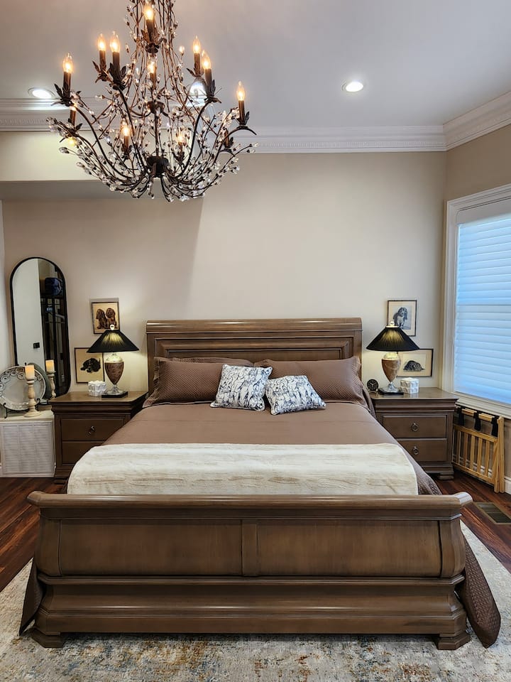 Hummingbird House | Allen's En Suite - Red Bluff, CA