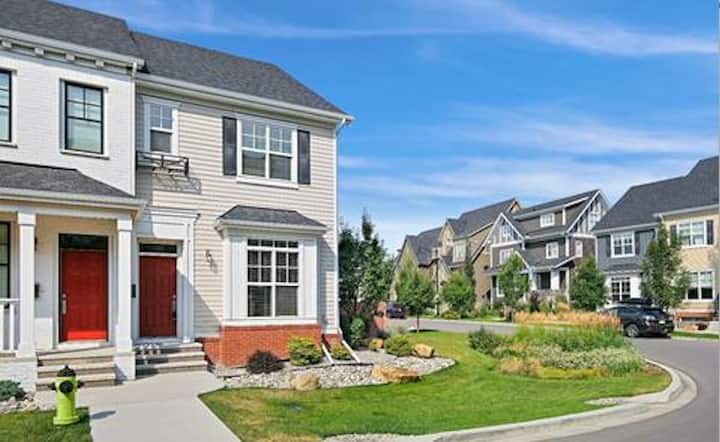 Modern Townhome In Historic Neighborhood - Calgary
