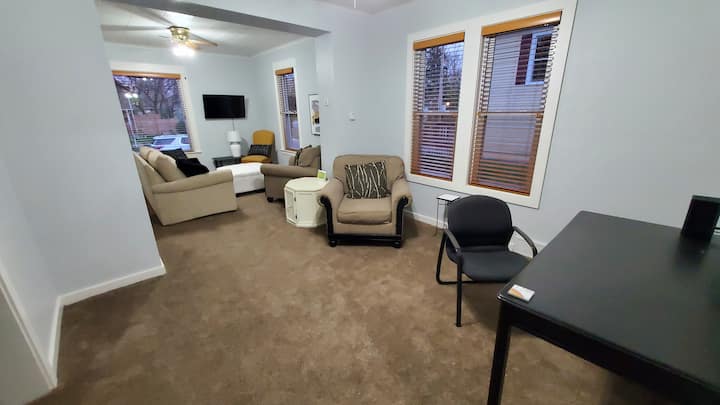 Beverly House: Room #4 For Traveling Professionals - North Dakota