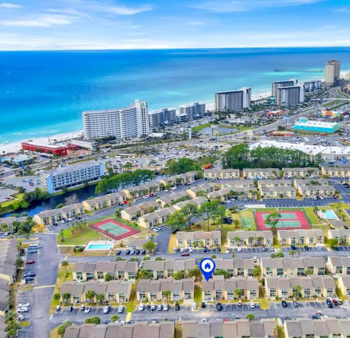 Grey's Getaway 2: Gulf Highlands - Walk To Beach - Panama City Beach, FL