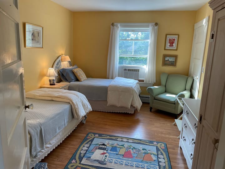 Downtown Guest Room & Bath - Camden, ME
