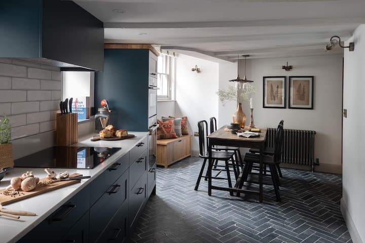 Charming Harbourside Cottage. Luxury Renovation. - Port Isaac