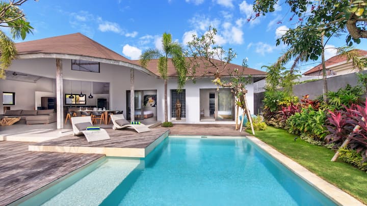 Very Spacious&quiet 2br Vila Up To 5guest Seminyak - Bali