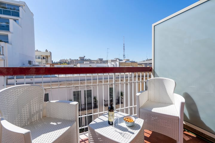Central & Elegant Loft - With Balcony - Bari