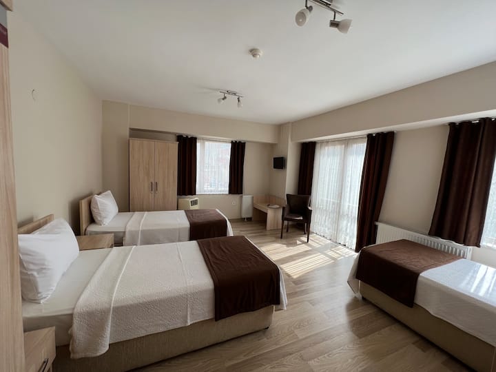3 Kişilik Single Yataklı Oda - Çanakkale