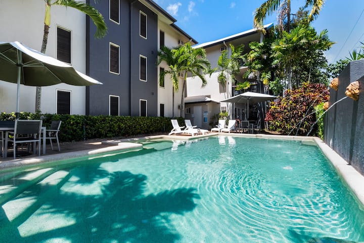 Zion Escapes: 3br City Oasis, Pool Wi-fi & Netflix - Cairns