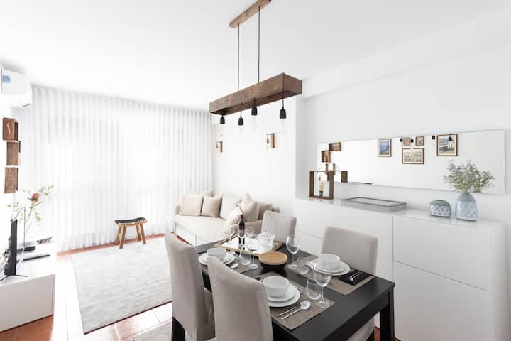 Peaceful Charm - Downtown Apartment W/ Garage - Porto