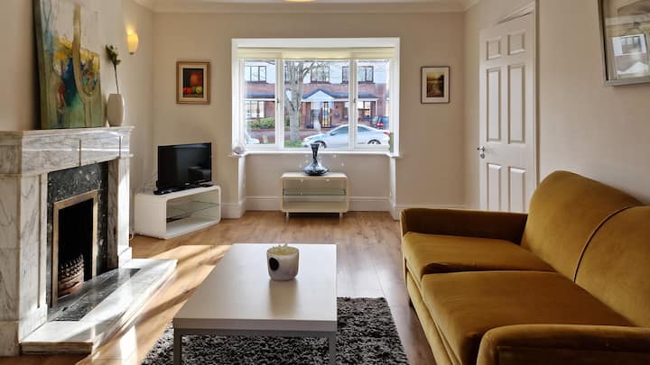 2 Minute Walk To Luas (Tram)! - Dún Laoghaire