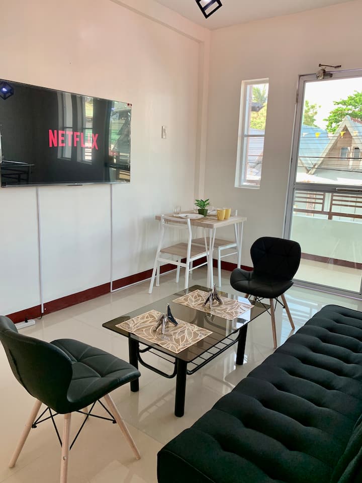 Glass House/netflix San Narciso Quezon - San Narciso