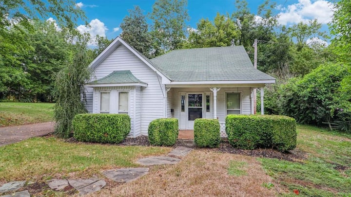 Guest Home-historical District-near Wedding Venues - Brownsville, TN