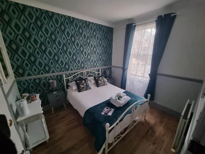 Lilyrose Hotel Whitby - Cosy Double (Room 8) - Robin Hood's Bay