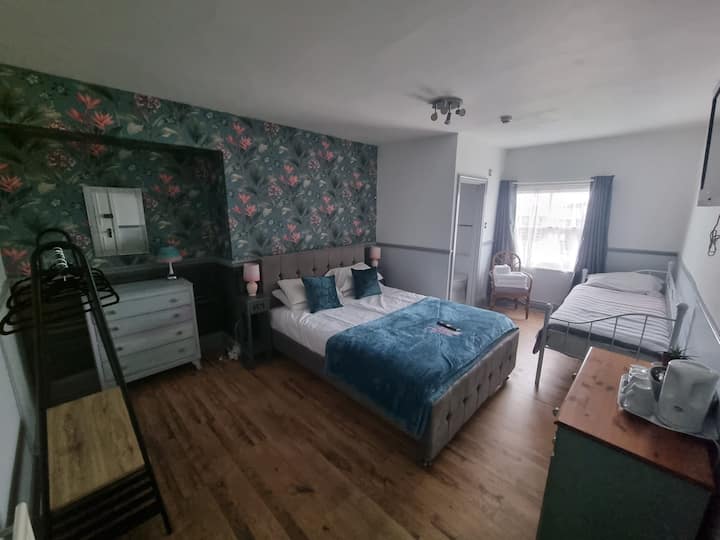 Lilyrose Hotel Whitby - Large Double (Room 10) - Robin Hood's Bay