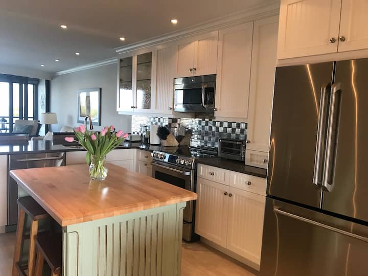 Seaside Bliss ~ Gorgeous Condo By The Sea - Marco Island, FL