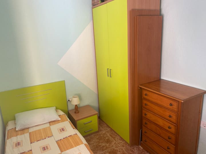 Artesania Cheap Room - Alicante