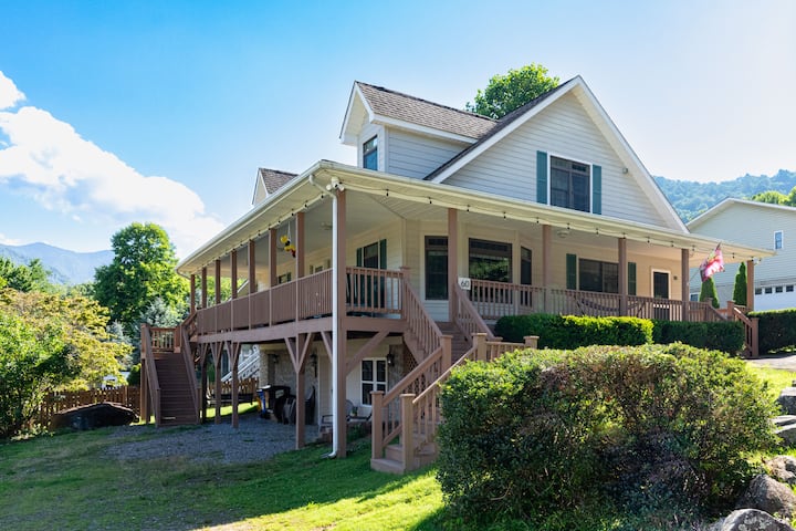 Valley Paradise/mountain Views/sleeps 10/game Room - Maggie Valley, NC