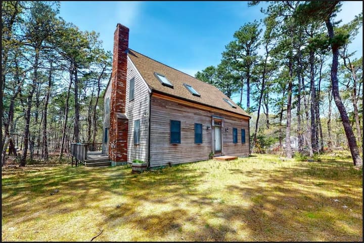 Serene Cape Escape: Cozy & Perfect For Star Gazing - Wellfleet, MA