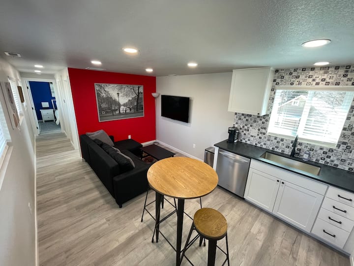 Private New 1 Bed/bath Carriage House - Cheyenne Mountain State Park, Colorado Springs