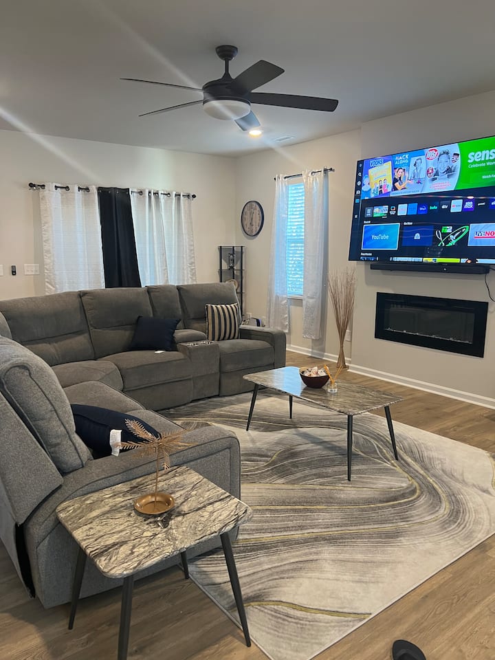 3 Bedroom Ultra Modern House - Raleigh, NC