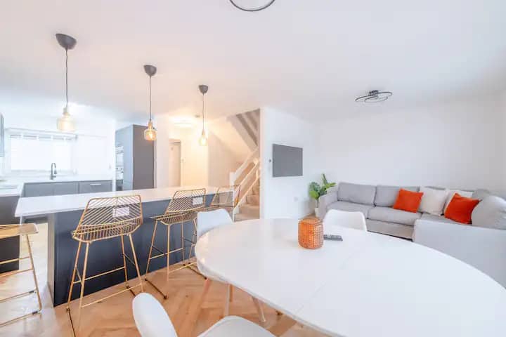 Modern Apartment In Paddington - London, UK