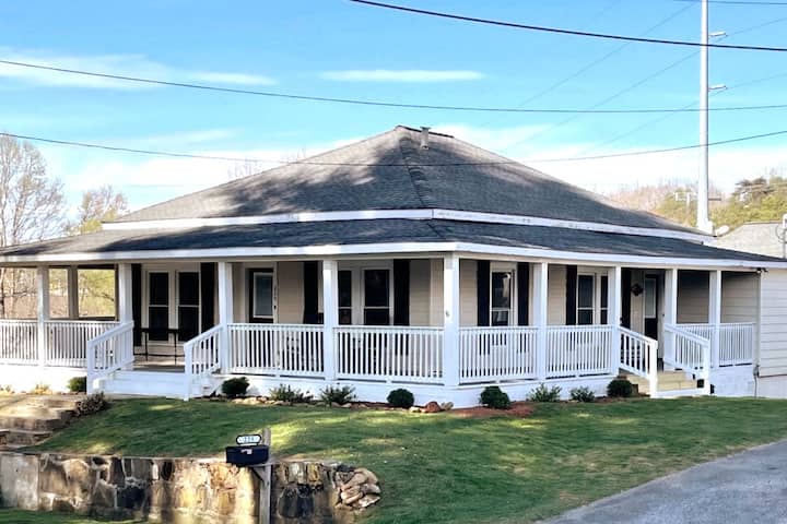 Rice Street Retreat - Hiawassee, GA