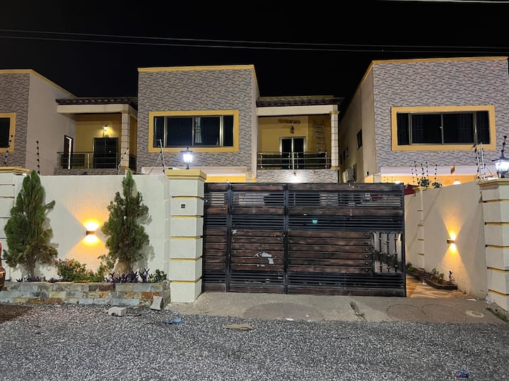 Elegant 4 Bedroom Full House  In Accra - Ghana