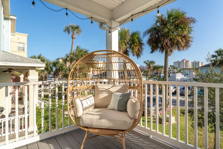 4 Bedroom-elevator-ocean Views Block From Ocean - Jacksonville Beach, FL