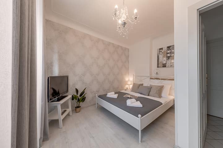 Royal Route Apartment - Old Town - Prague