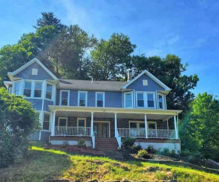 Victorian Estate:  Nature Retreat-near Attractions - Kingston, NY